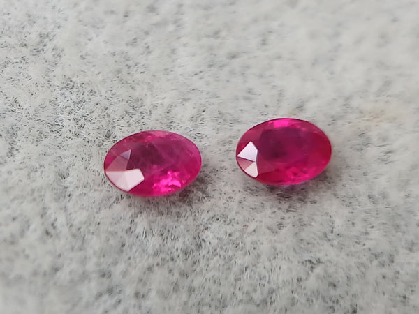 G715 BURMESE RUBY OVAL PAIR 0.76CT - Autium Jewels